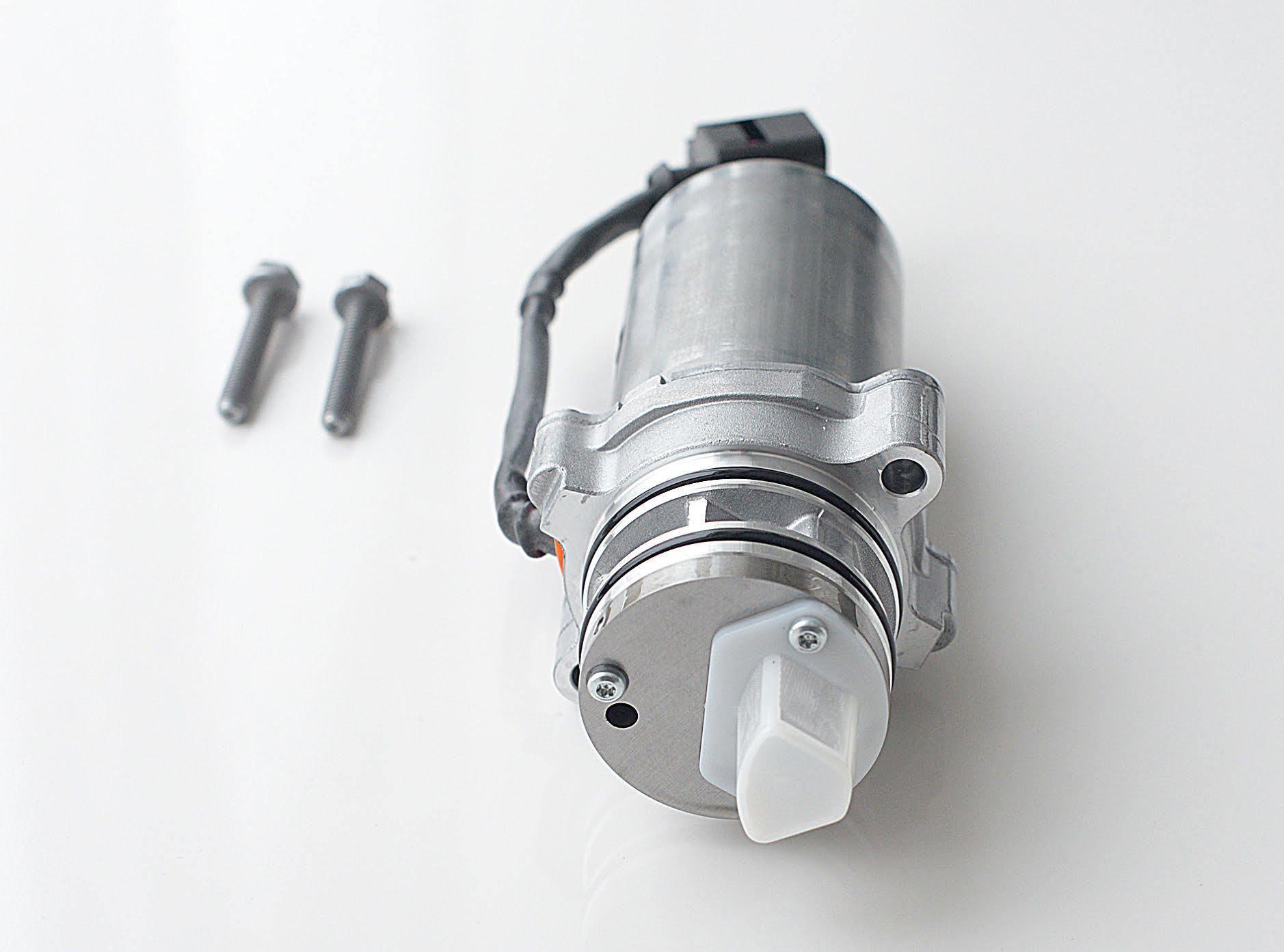 VOLVO OEM Rear Differential 5th Gen Pump 31367750 & Oil 31367940 Servi